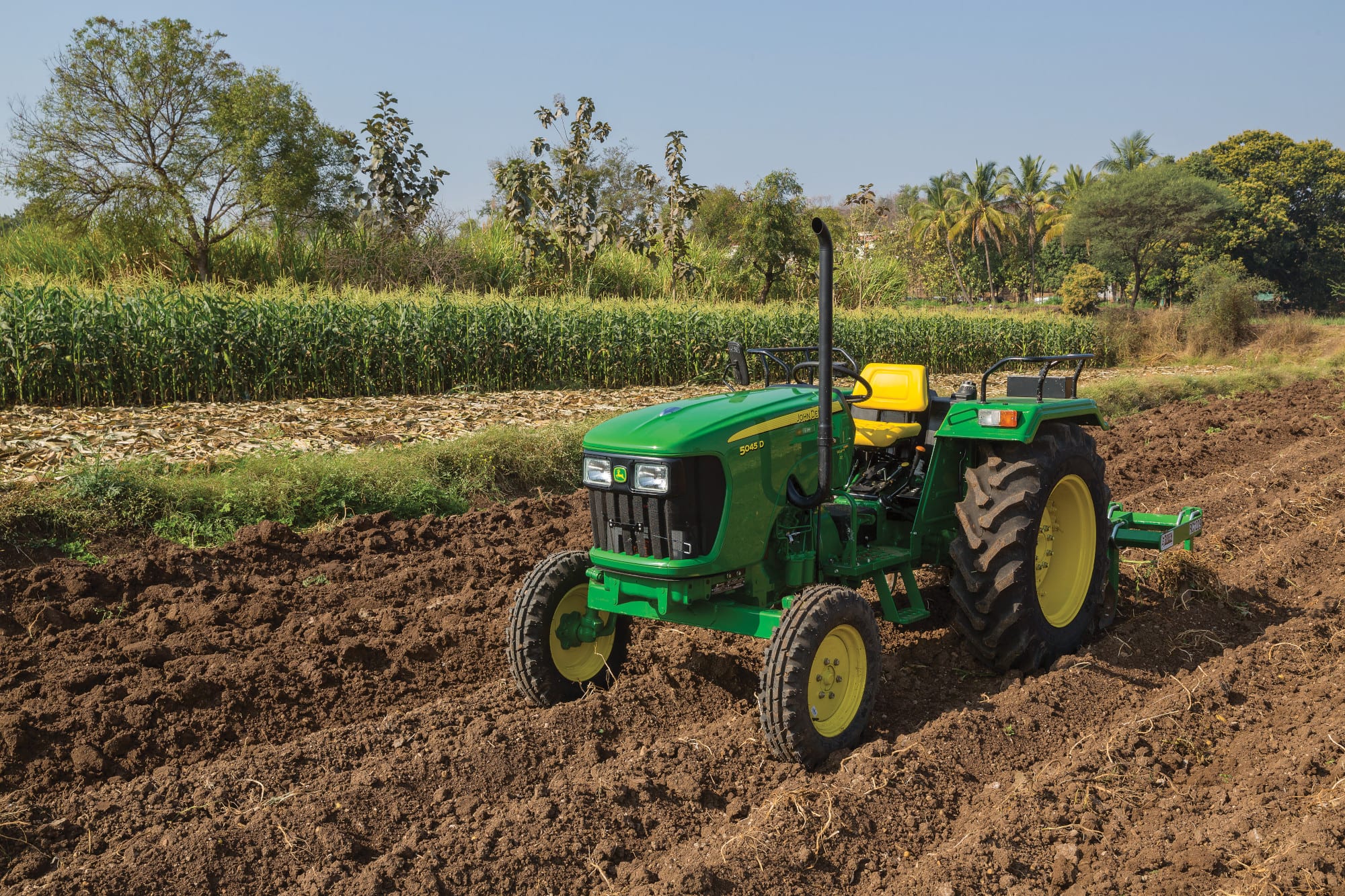 John Deere introduces another two reliable tractor models into the ...