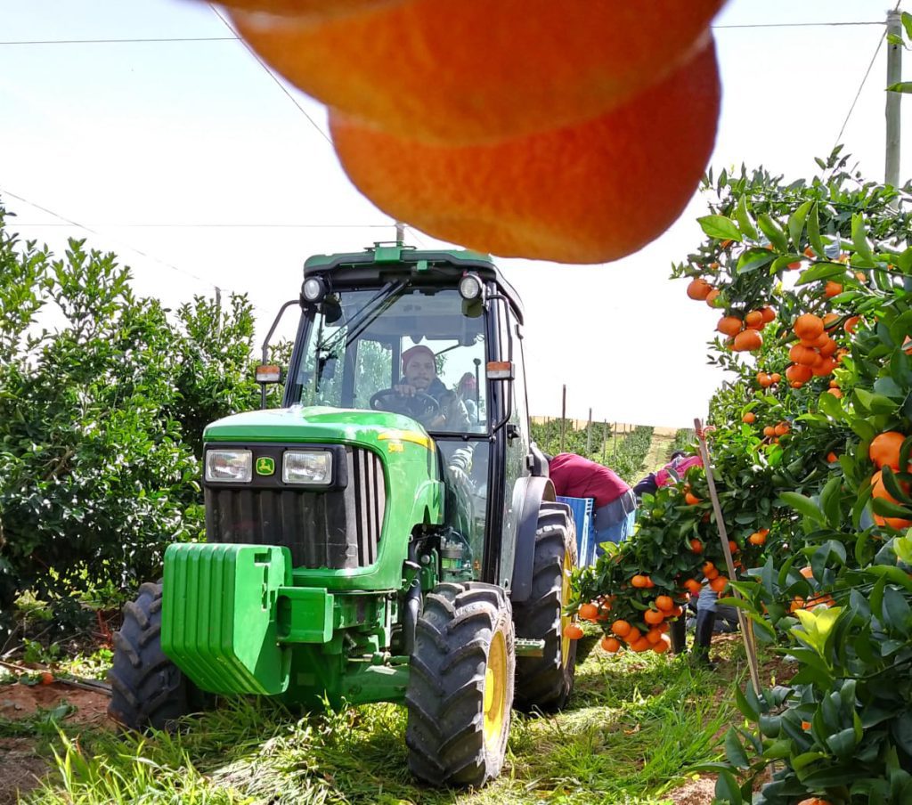 John Deere Narrow Tractors for Vineyards and Orchards